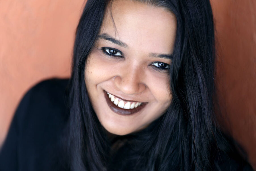 About Me - Rakhi Kapoor